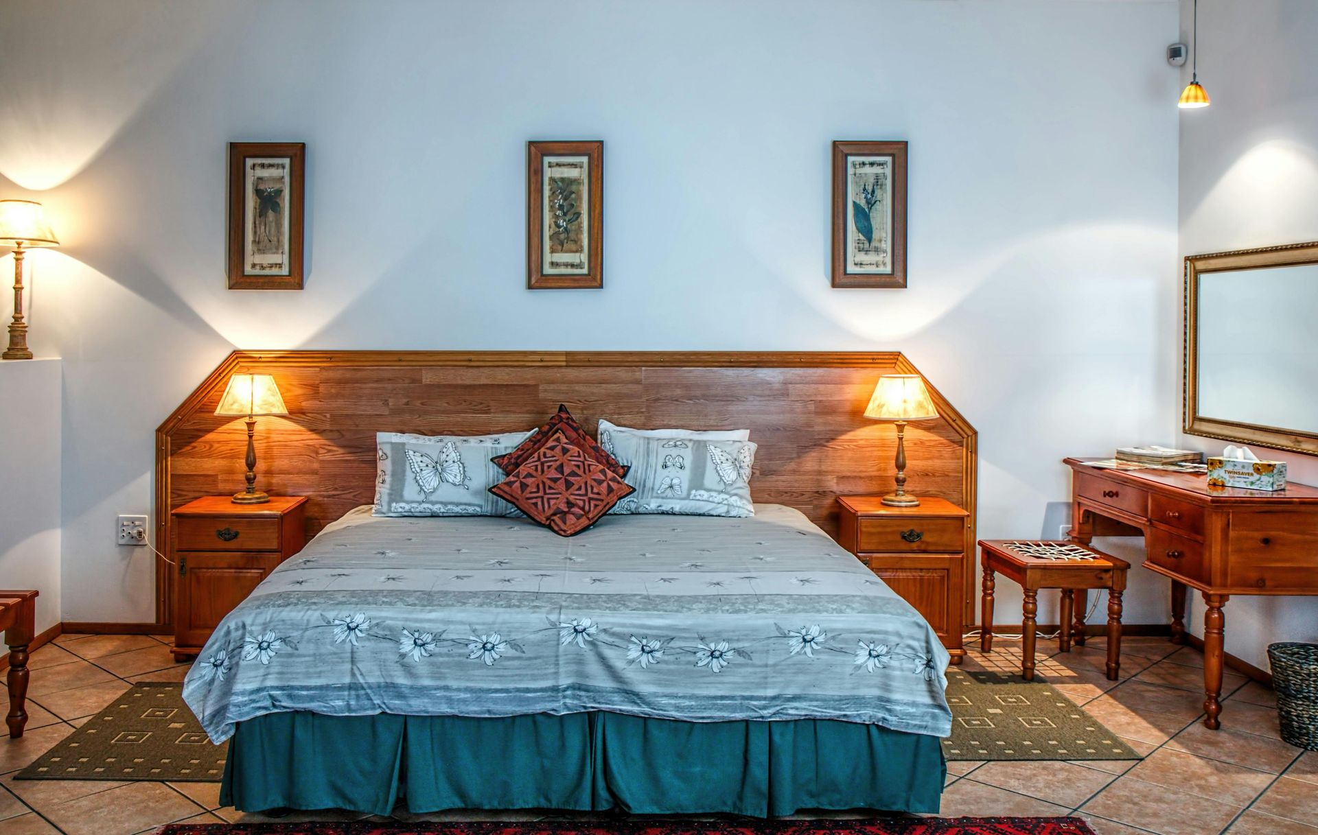 Customized HeadHeadboards: Centerpieces of Hotel Room Design & Cboards